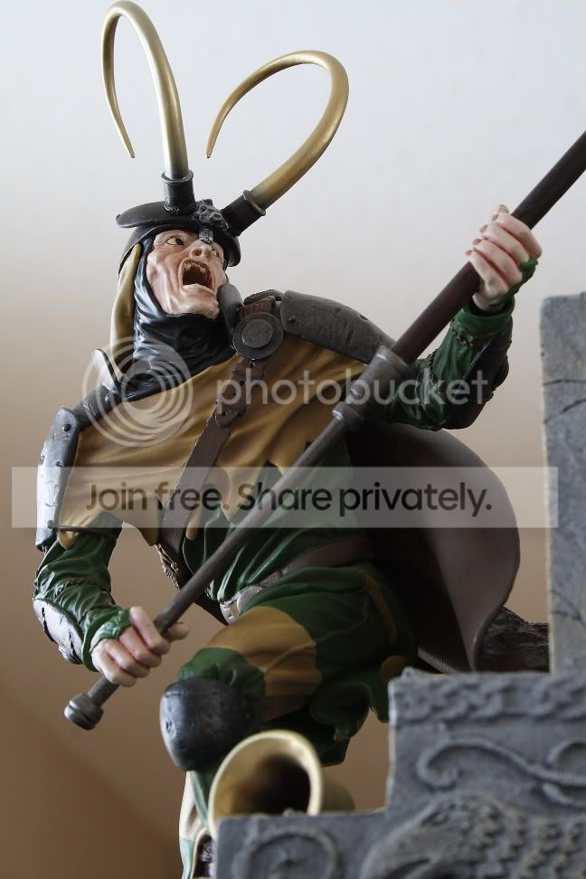 SS Thor VS Loki Diorama Pics - Statue Forum